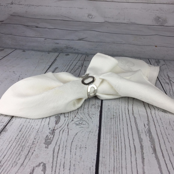 Dining | Metal Modern Napkin Rings Set Of 8 Silver Colored Dinner Party ...